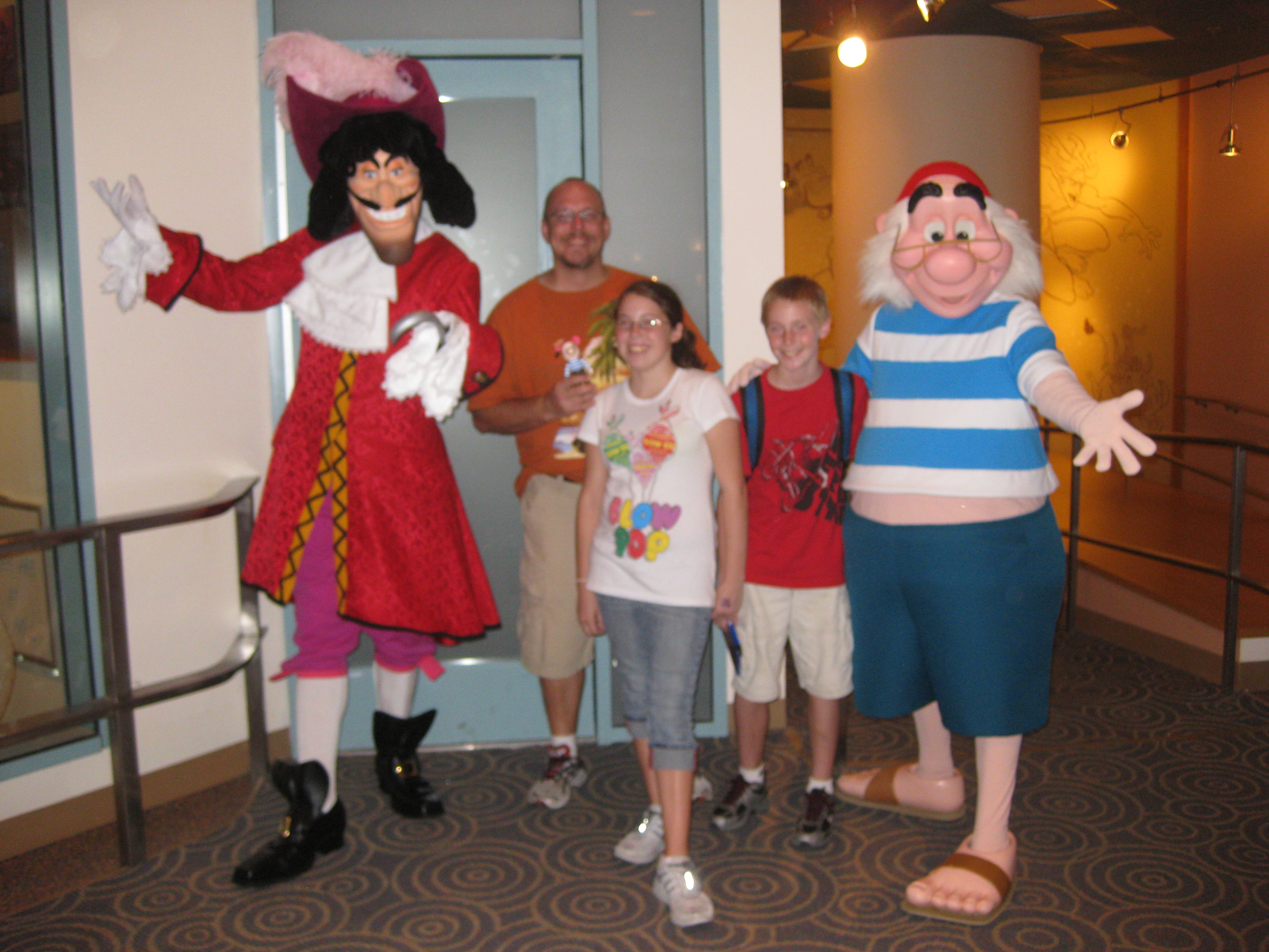 Hook & Smee 2010 – KennythePirate.com