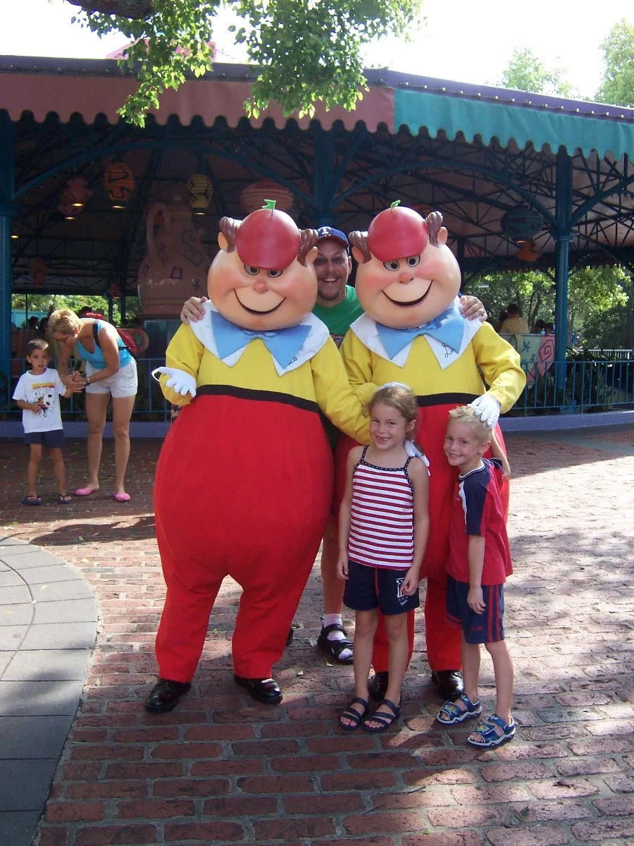 Tweedle Dee and Tweedle Dum - KennythePirate.com