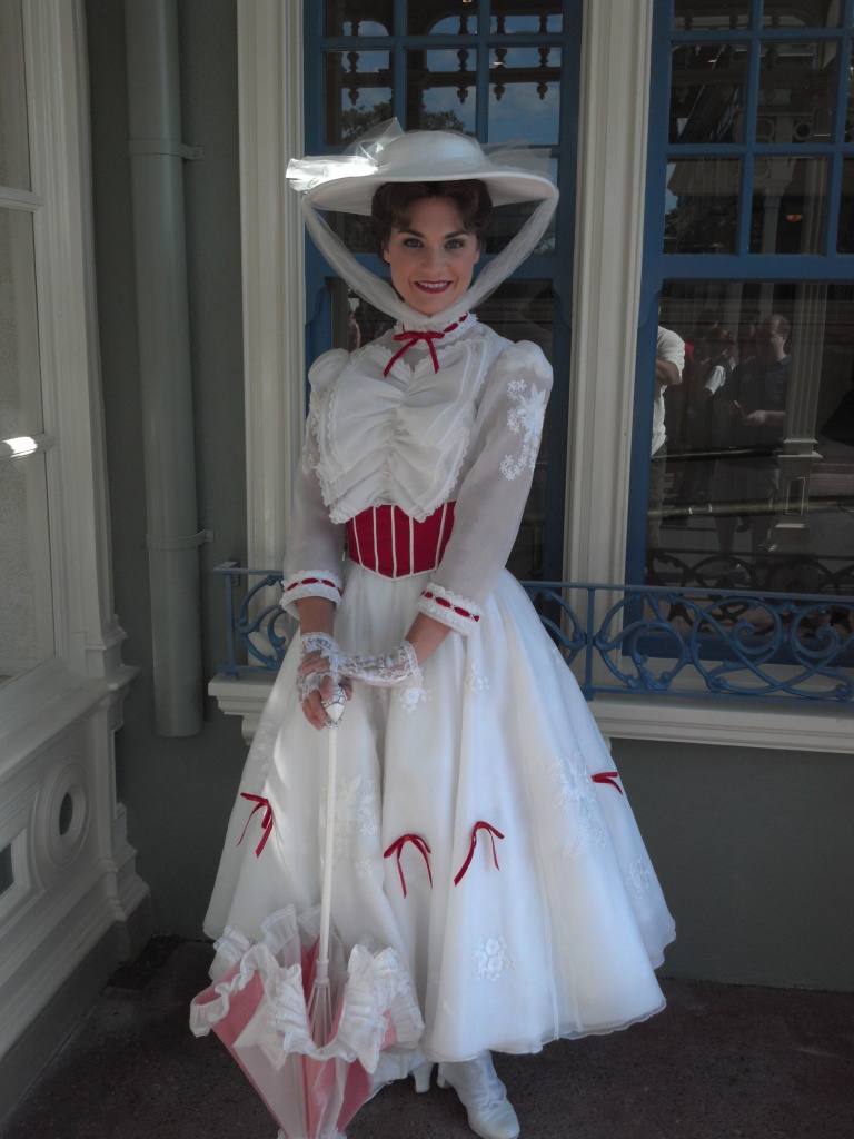 Mary Poppins at Town Square in Magic Kingdom - KennythePirate.com