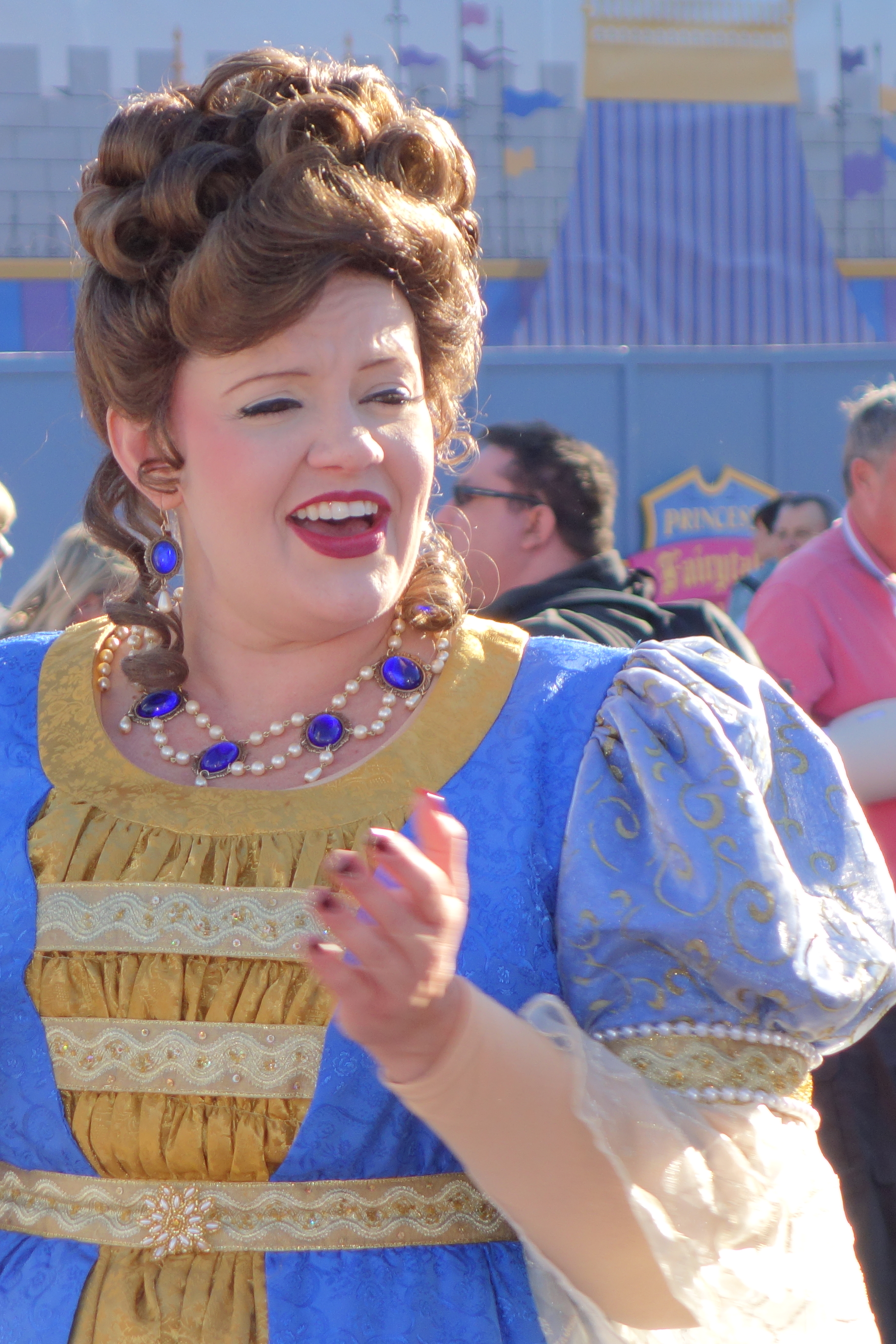 Royal Majesty Makers Lady Llewelyn – KennythePirate.com