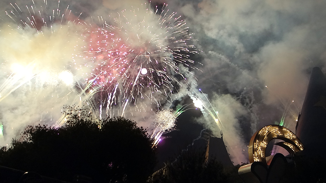 Video and Photos: Villany in the Sky Unleash the Villains Fireworks ...
