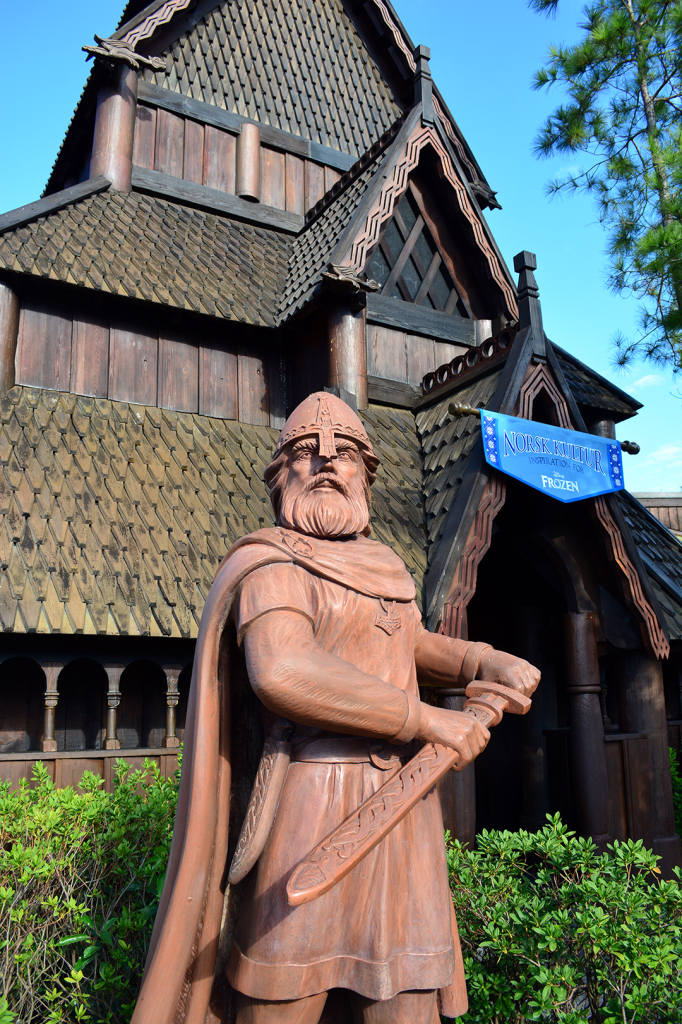 Princess Dining at Akershus Royal Banquet Hall in Norway at Epcot ...