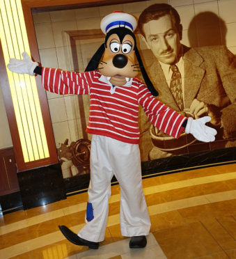 Characters on board the Disney Fantasy – KennythePirate.com