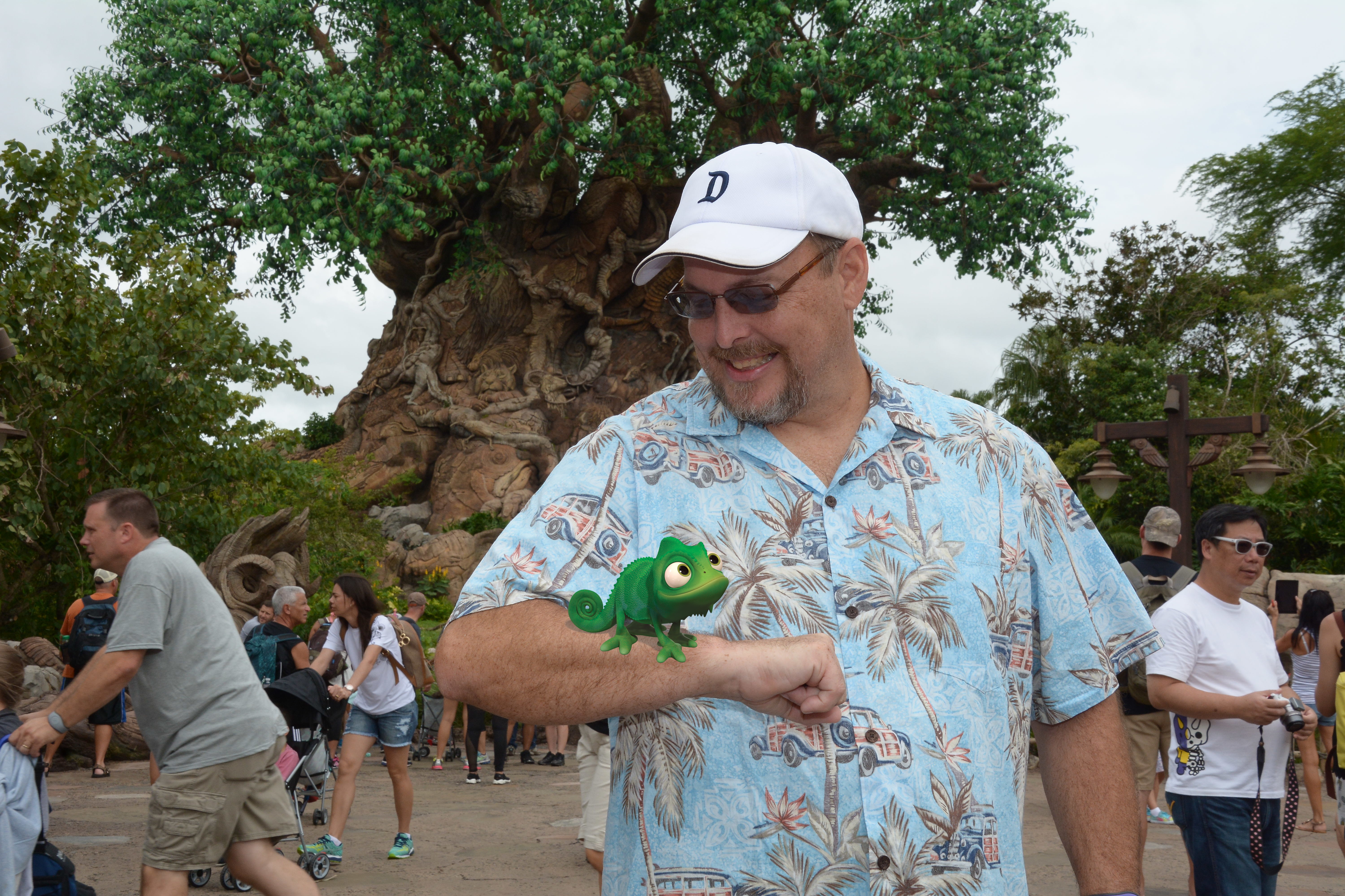 Disney Photopass Magic Shot Pascal Tree of Life 2 - KennythePirate.com
