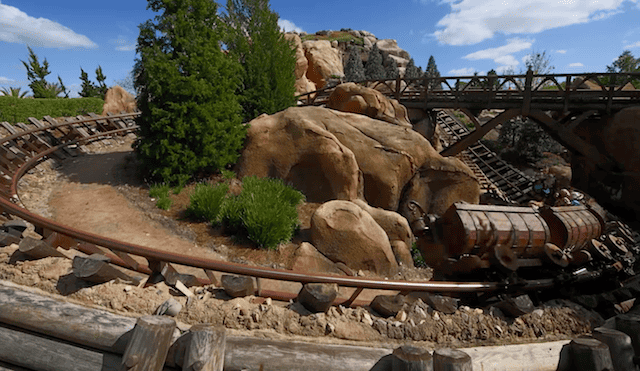 Mine train – KennythePirate.com