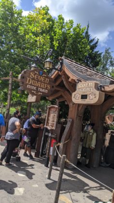 Top 7 Great Queues That Many Guests Miss When Using FastPasses ...