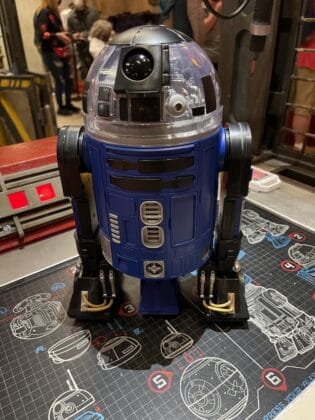 The Best Droid to build at Hollywood Studios in Disney - KennythePirate.com