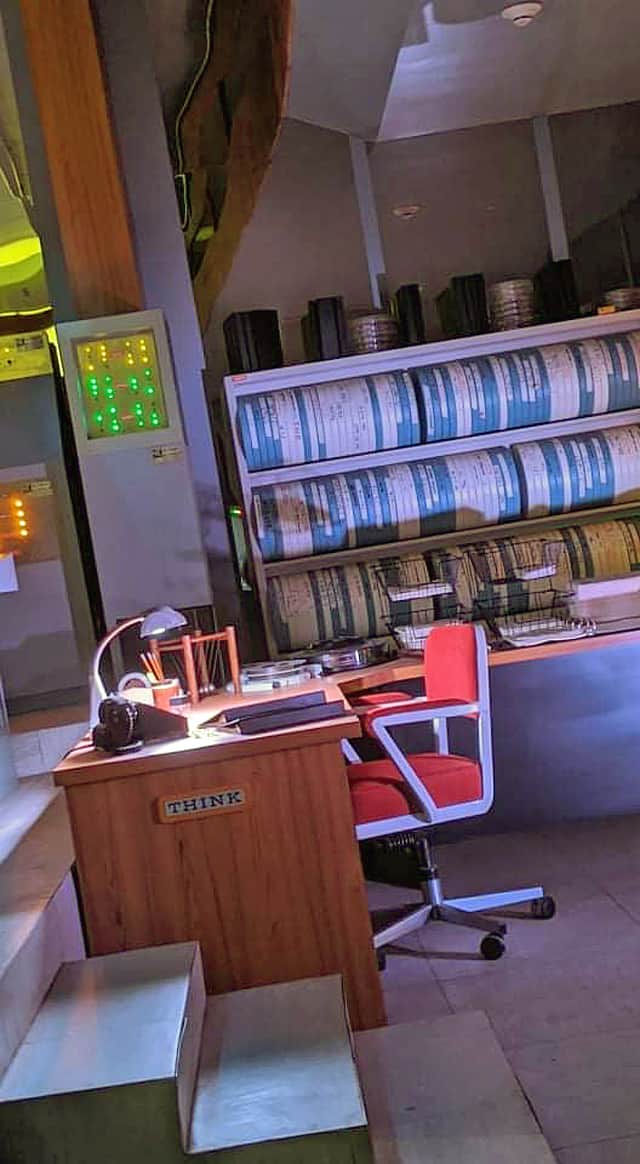 spaceship earth computer station - KennythePirate.com