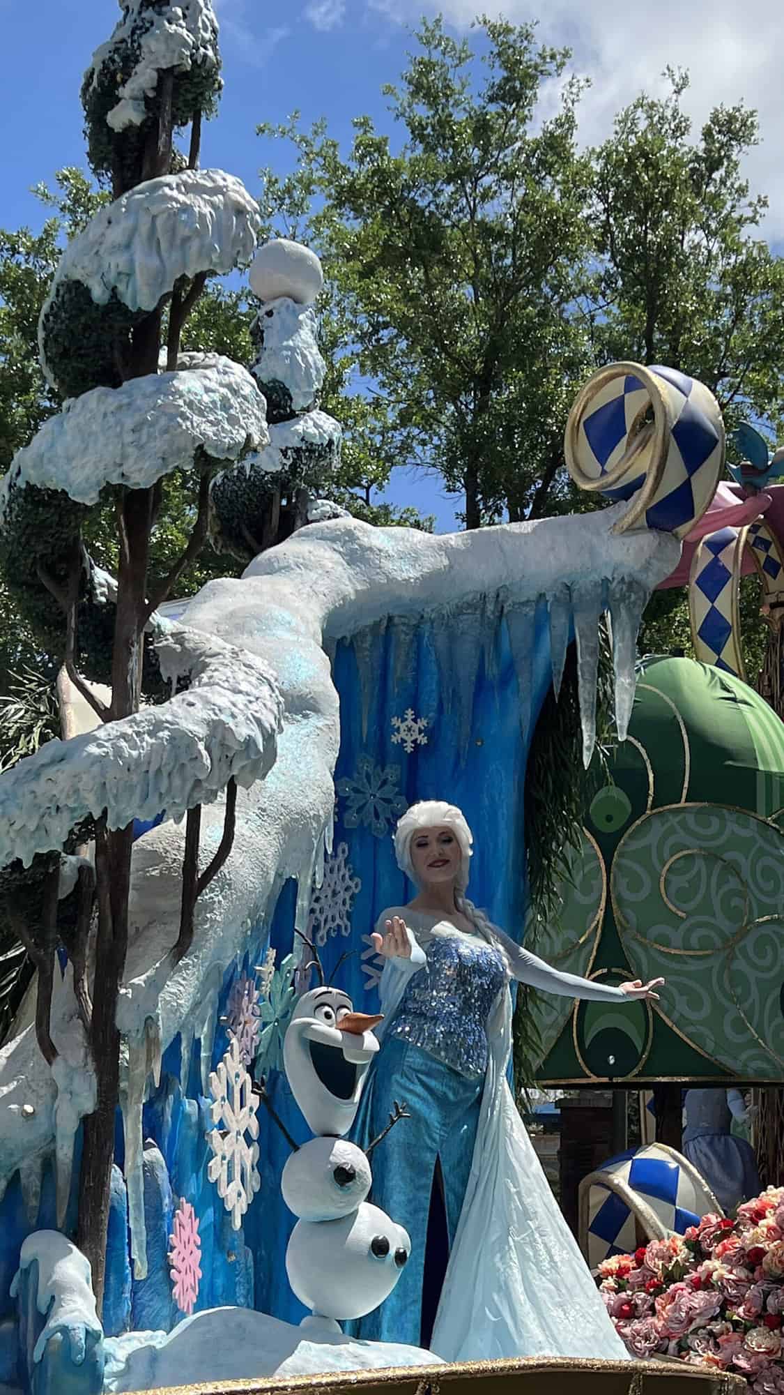 mk magic kingdom festival fantasy parade frozen elsa olaf ...