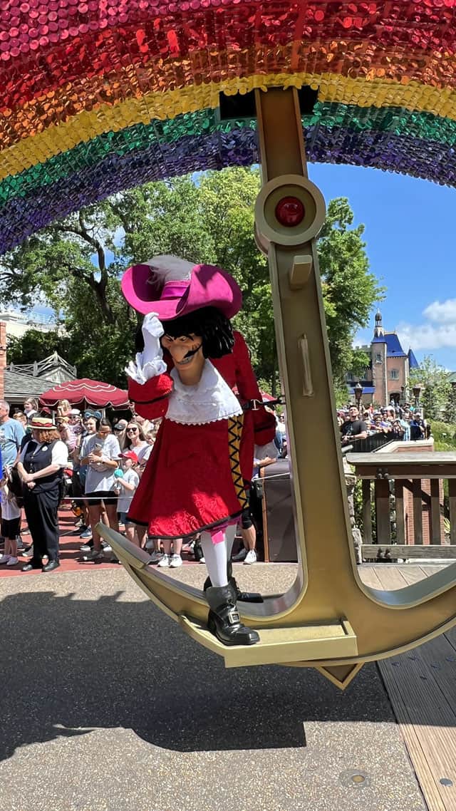 mk magic kingdom festival fantasy parade hook 1 - KennythePirate.com