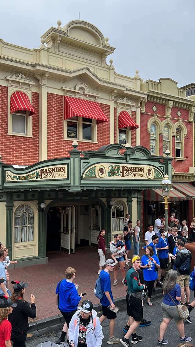 magic kingdom main street store front – KennythePirate.com