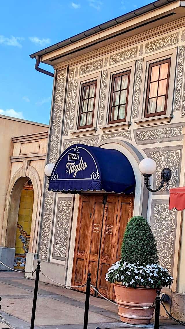 Epcot Italy pizza window – KennythePirate.com