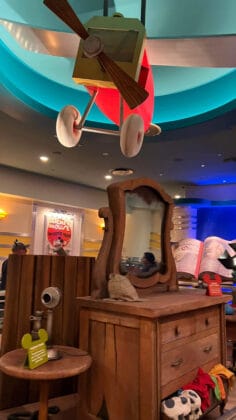 Disney's new attraction queue is the best - KennythePirate.com