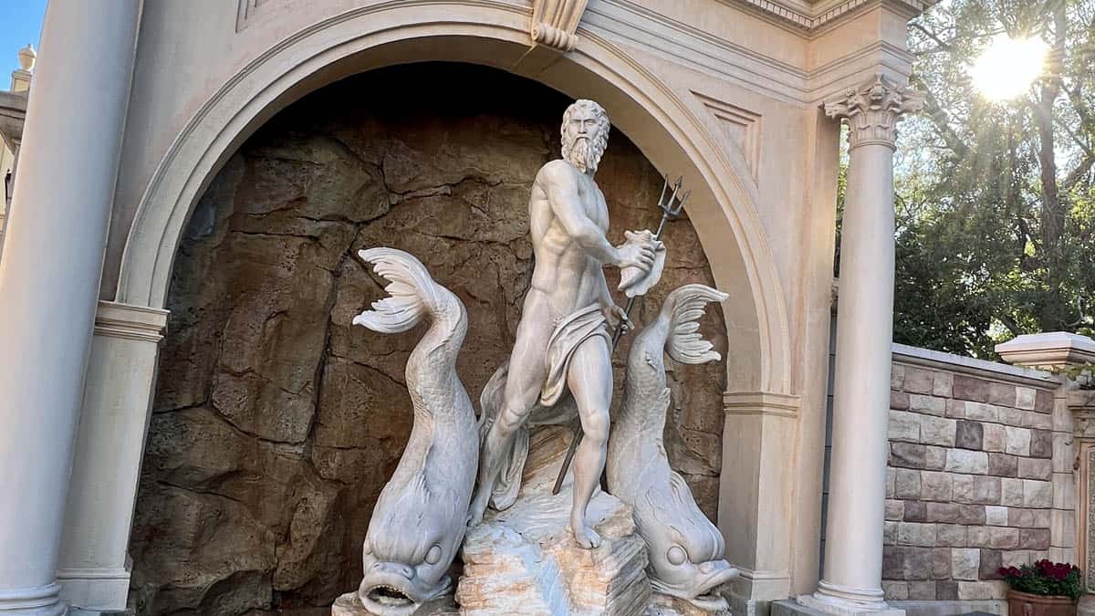 epcot italy statue 1200 feature – KennythePirate.com