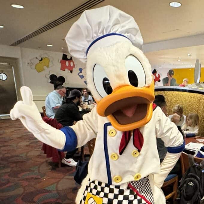 Review of the New Menu at Chef Mickey's - KennythePirate.com