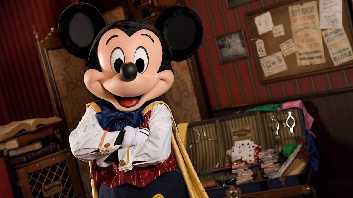 Mickey Mouse magician magic kingdom – KennythePirate.com