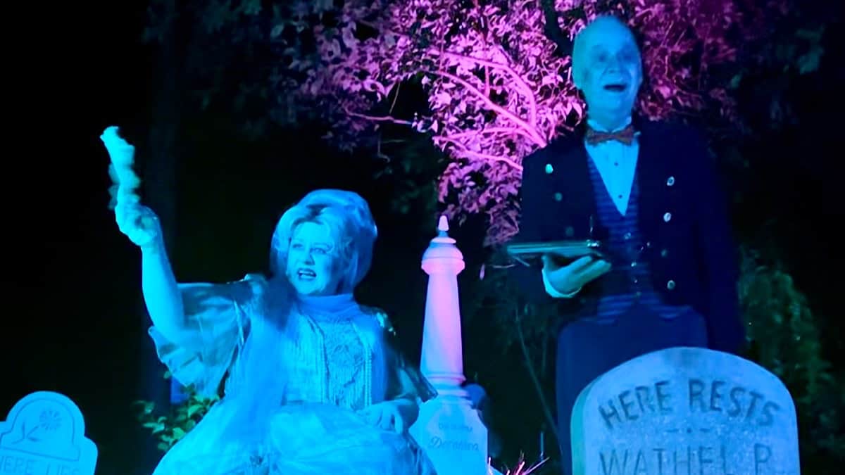 Magic kingdom haunted mansion characters Carlotta butler ghosts ...
