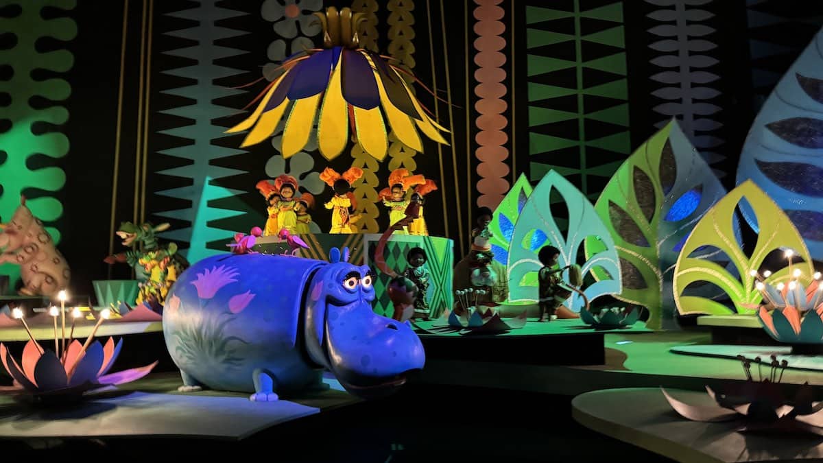 Small World Hippo Ride - KennythePirate.com