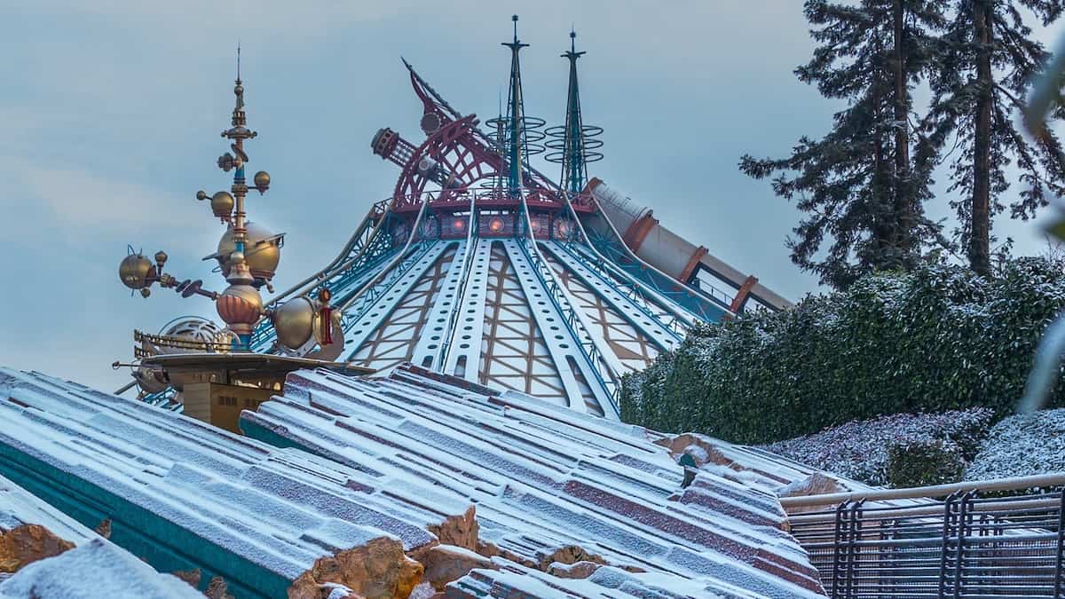 A Rare Look at Disney Covered in Snow - KennythePirate.com