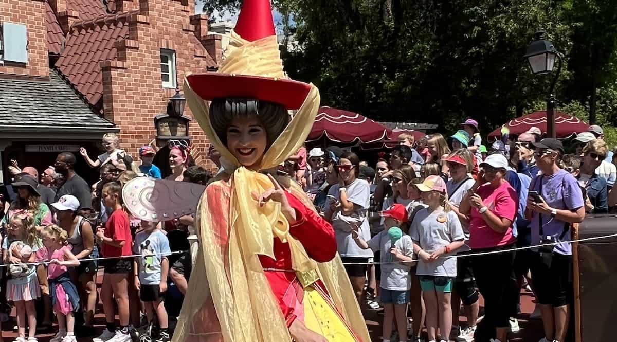 festival fantasy parade yellow fairy sleeping beauty magic kingdom ...