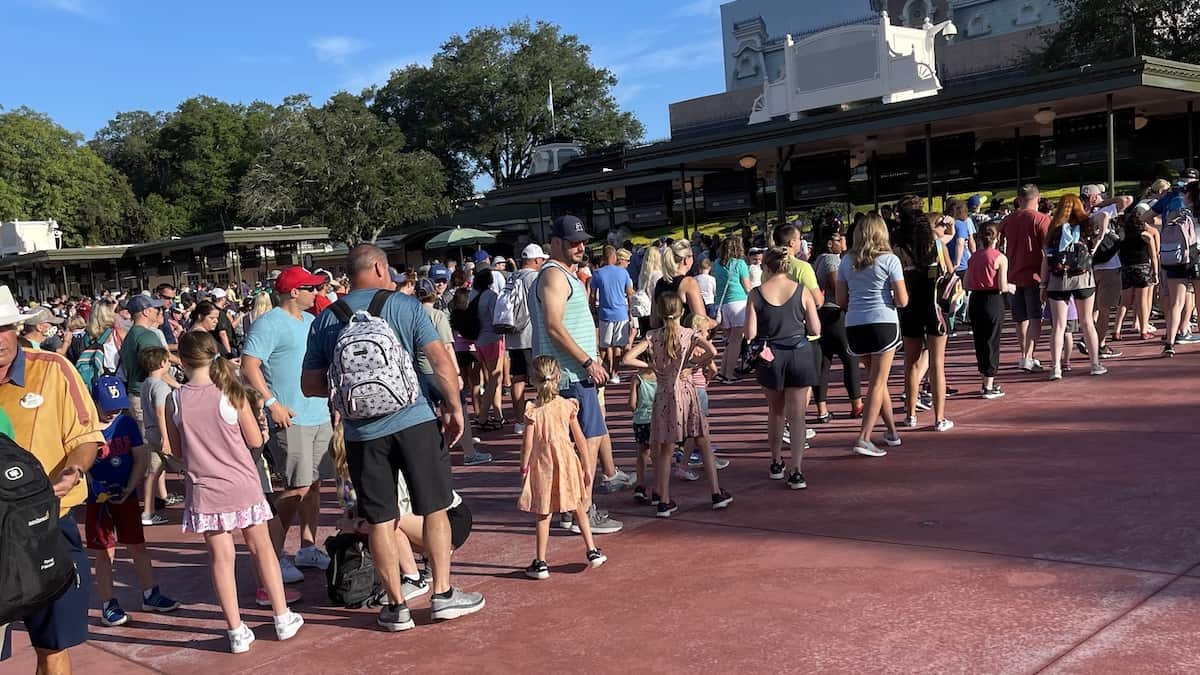 This is How You Know Disney World Will be Busy – KennythePirate.com