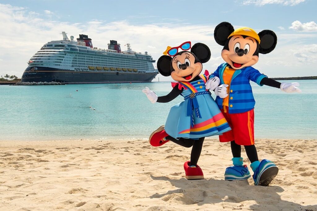 New Outfits Revealed For Mickey Mouse and Friends - KennythePirate.com