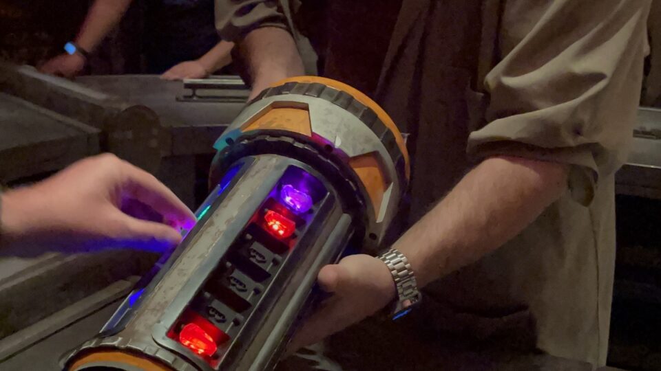 Disney Offers Free Savi's Workshop Lightsaber Experience ...