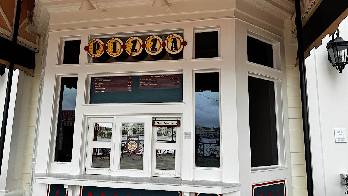 boardwalk resort dining pizza window – KennythePirate.com