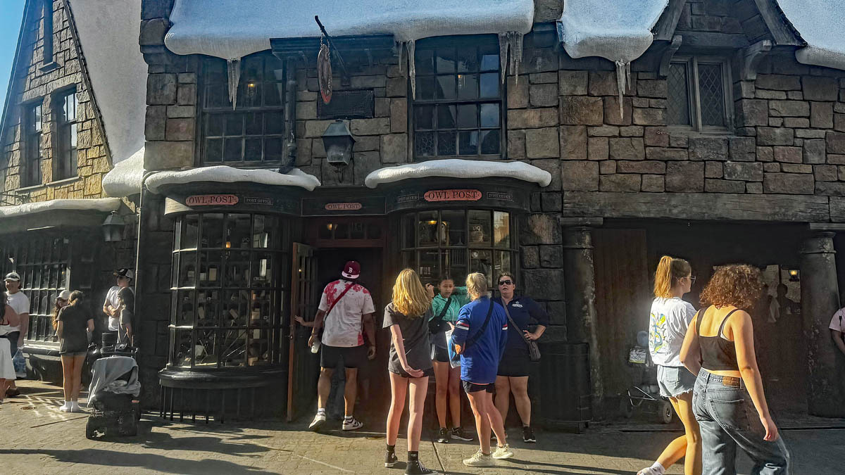 universal islands of adventure hogsmeade owl post office ...