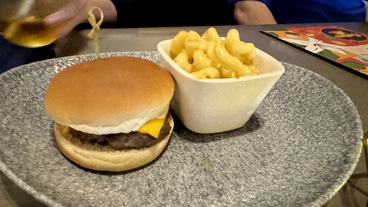 Ale & Compass is a Pleasant Surprise in Disney World - KennythePirate.com