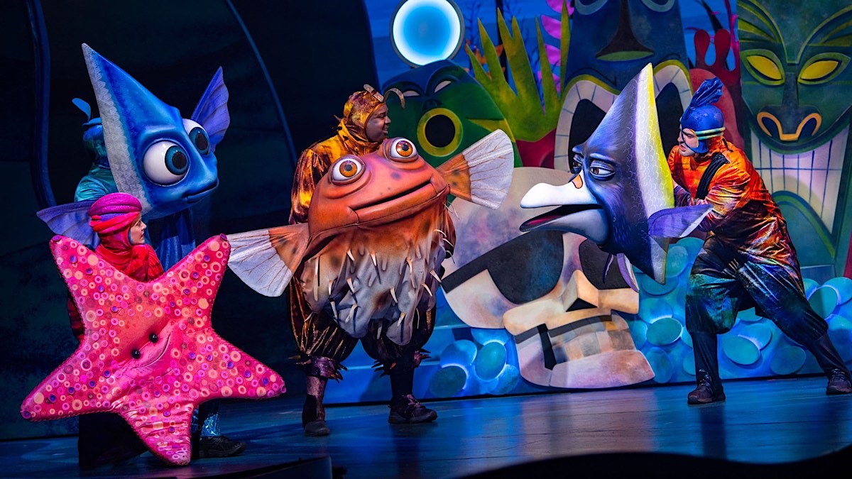 Finding Nemo show animal kingdom - KennythePirate.com