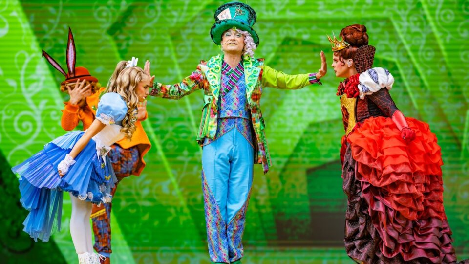 Have You Seen Disney's New Alice in Wonderland Stage Show ...