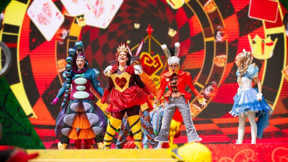 Have You Seen Disney's New Alice in Wonderland Stage Show ...