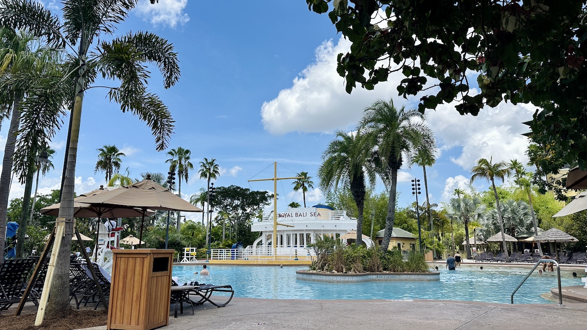 universalroyalpacificpool – KennythePirate.com