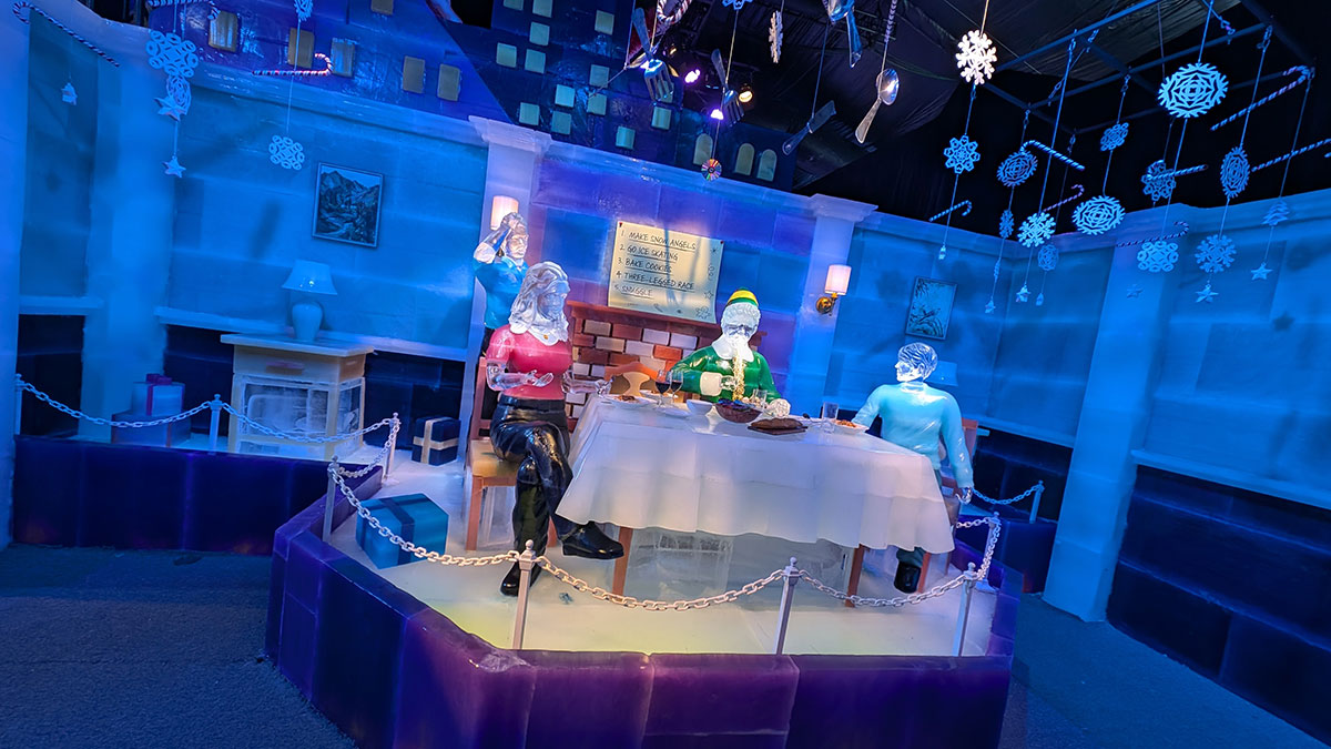Elf-Ice-Gaylord-Palms-Orlando-Florida-2024-(82) – KennythePirate.com