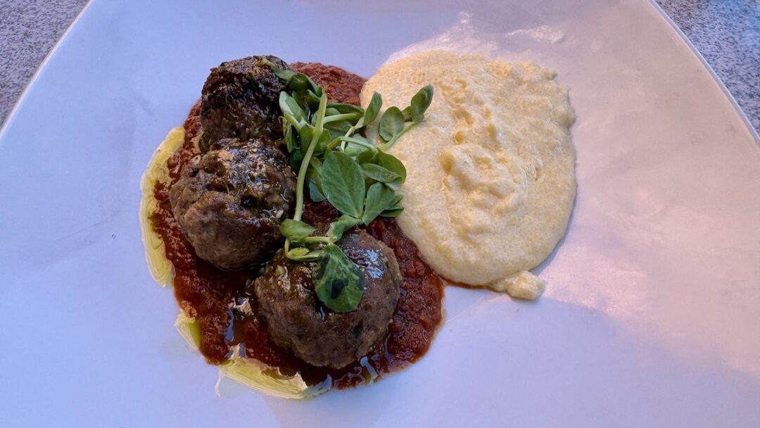 Mythos Serves up the Best In-Park Dining at Universal - KennythePirate.com