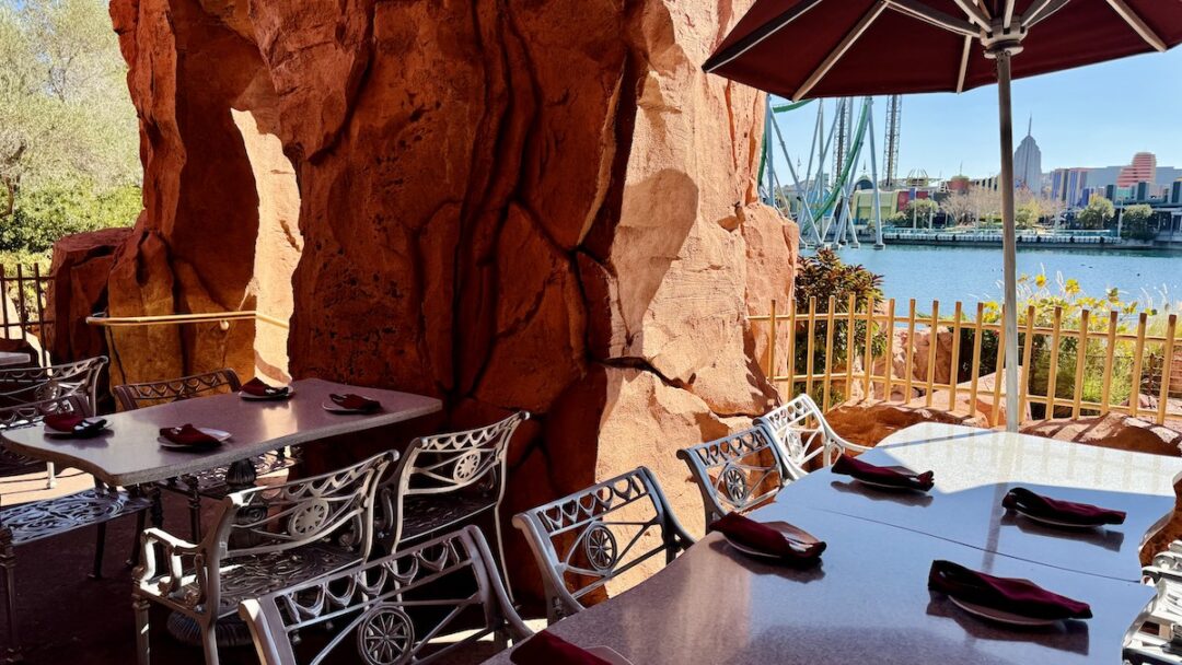 Mythos Serves up the Best In-Park Dining at Universal - KennythePirate.com