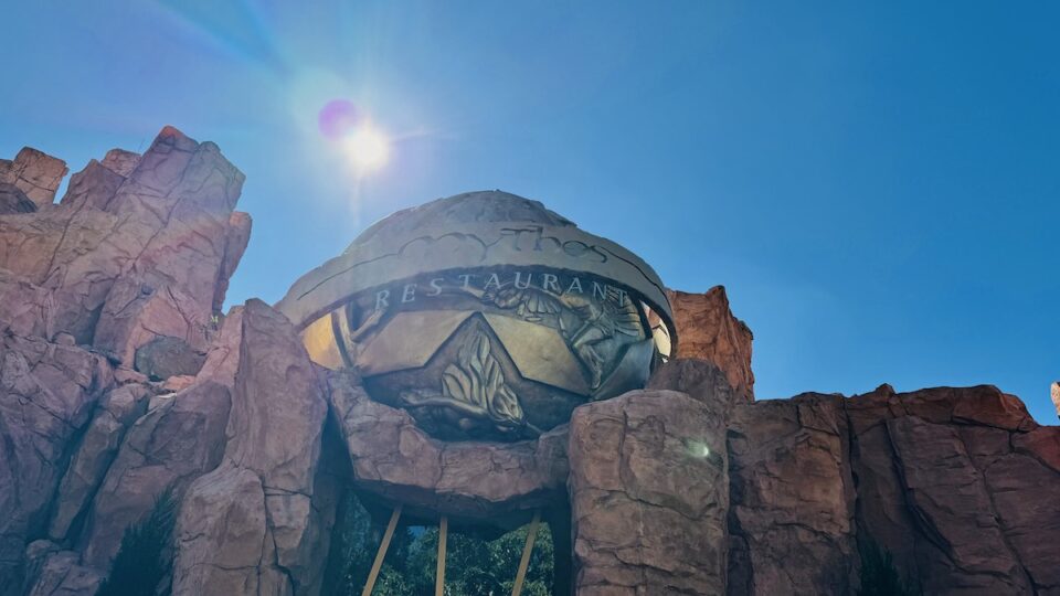 Mythos Serves up the Best In-Park Dining at Universal - KennythePirate.com