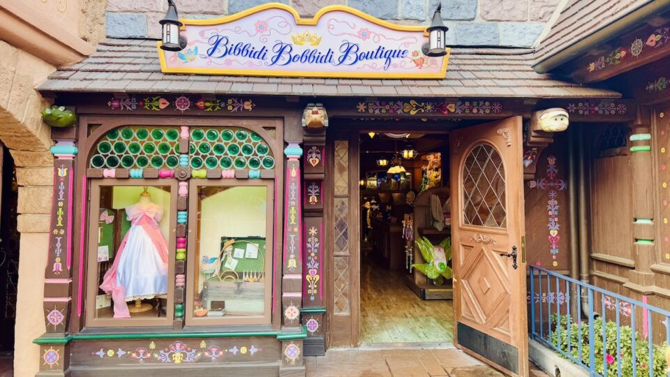 Guide to Everything at the Bibbidi Bobbidi Boutique in Disney ...